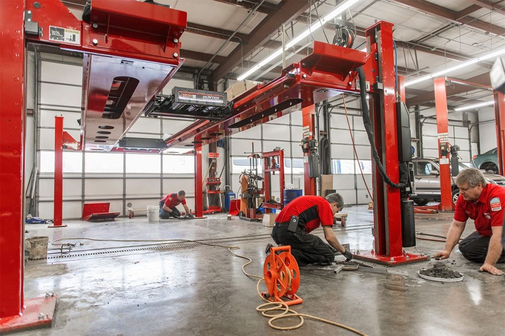 Hunter Four-Post Lifts – Smith Garage