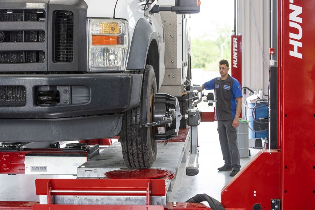 Heavy-Duty Four-Post Truck Lift – Smith Garage