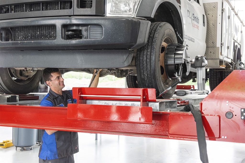 Heavy-Duty Four-Post Truck Lift – Smith Garage