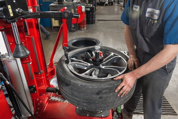 Center-Clamp Tire Changers – Smith Garage